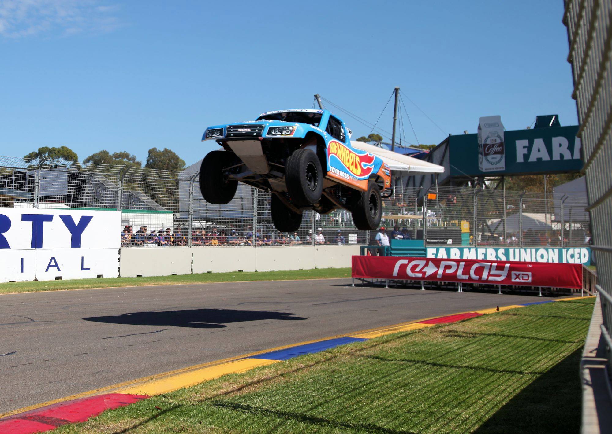 Stadium Super Trucks Wows Crowds Despite Scrapes | Toyo Tires Australia